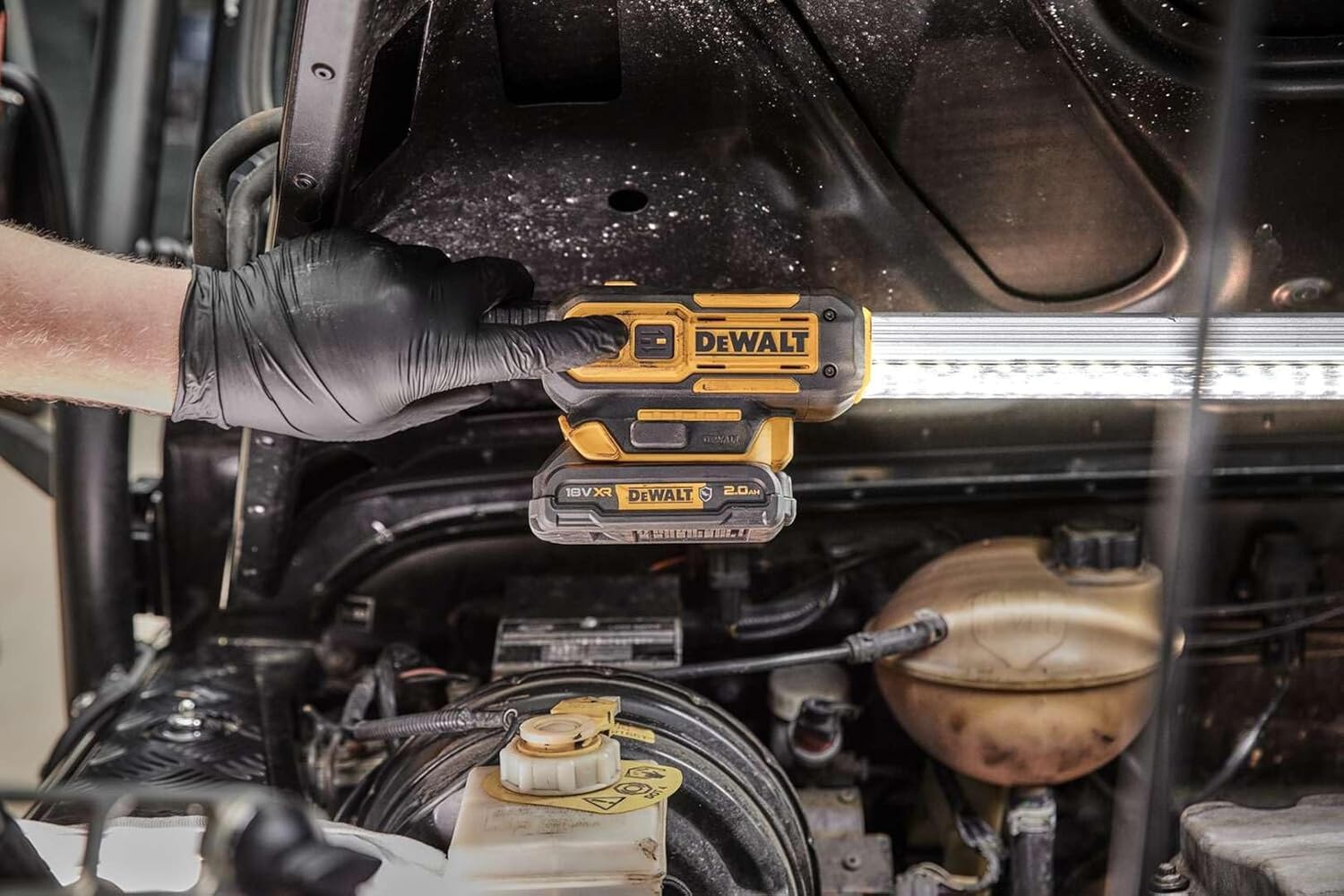 DeWalt DCL045 -XJ Cordless Jobsite LED Under Bonnet Light 18V/20V (Bar ...