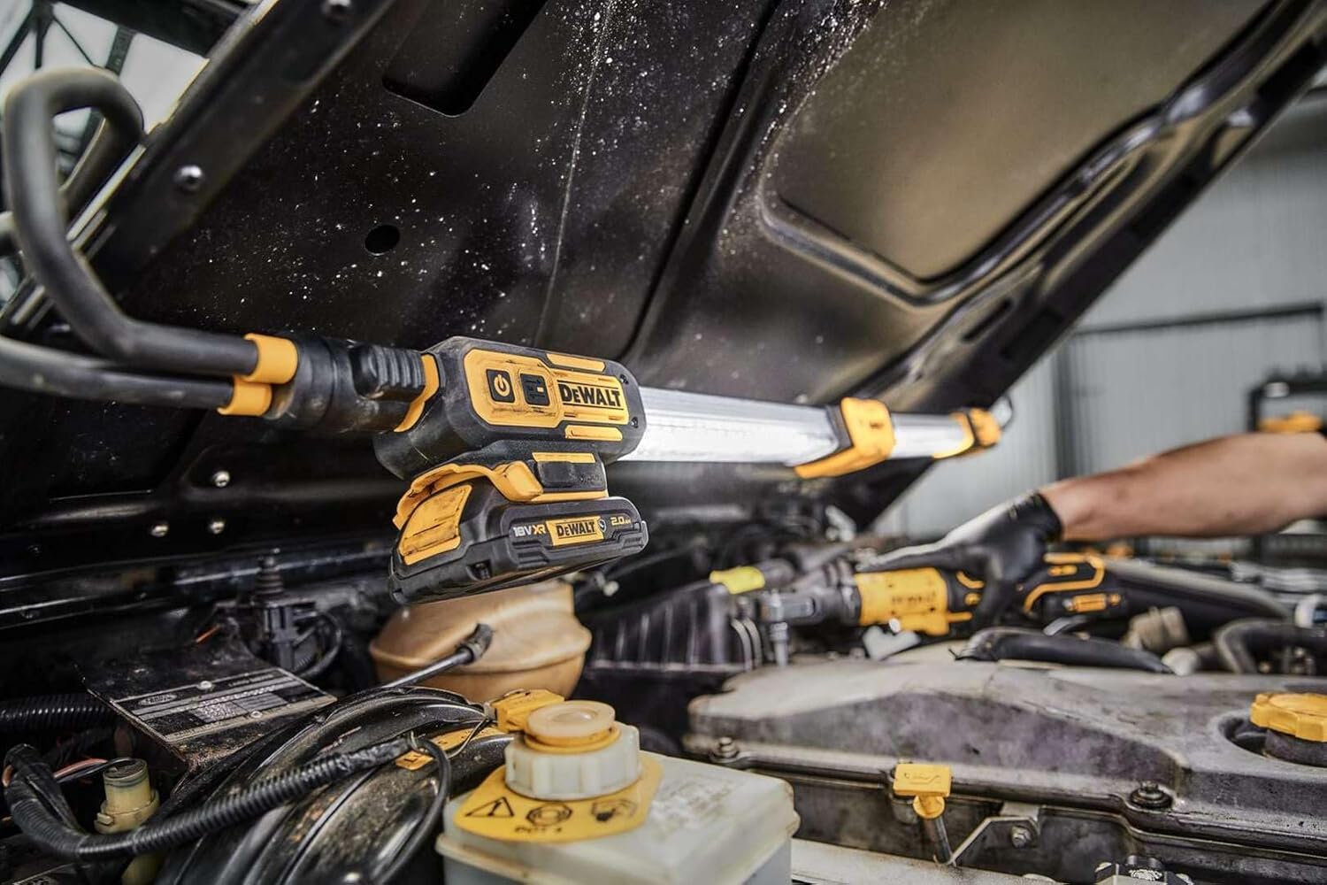 DeWalt DCL045 -XJ Cordless Jobsite LED Under Bonnet Light 18V/20V (Bar ...