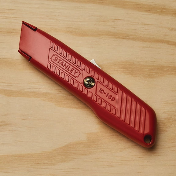 Stanley Self-Retracting Safety 6" Utility Knife ( 10-189C ) – GIGATOOLS ...