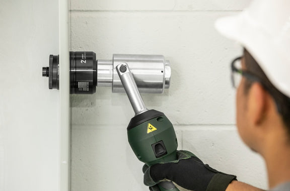 Greenlee Intelli-PUNCH™ Battery-Hydraulic Knockout Kit with Slug-Buste ...