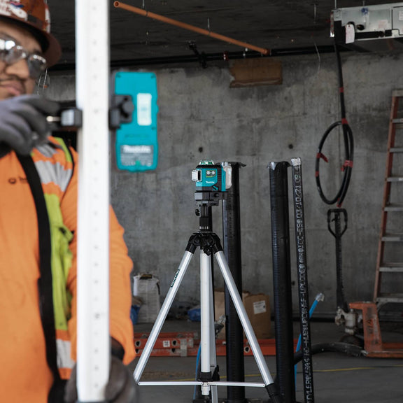 Makita SK700GD Rechargeable Cordless Green Multi Line Laser 360° 3-Pla ...